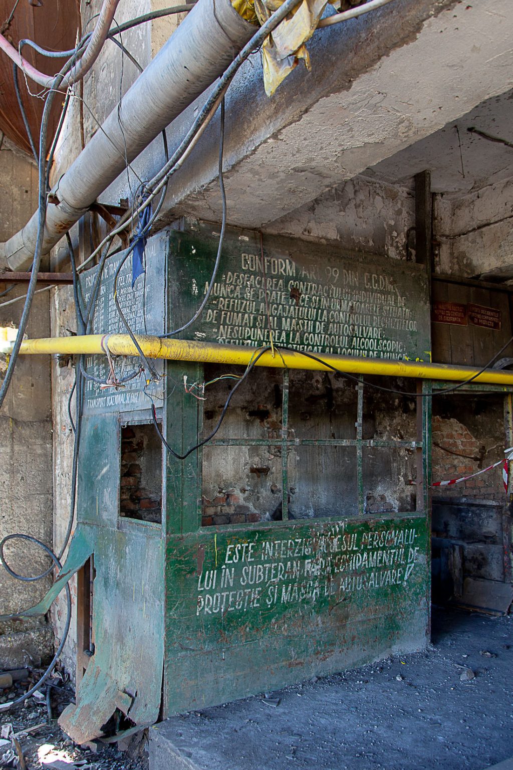 Antiguas instalaciones de la Mina Petrila. Petrila. Rumanía 2021 ...