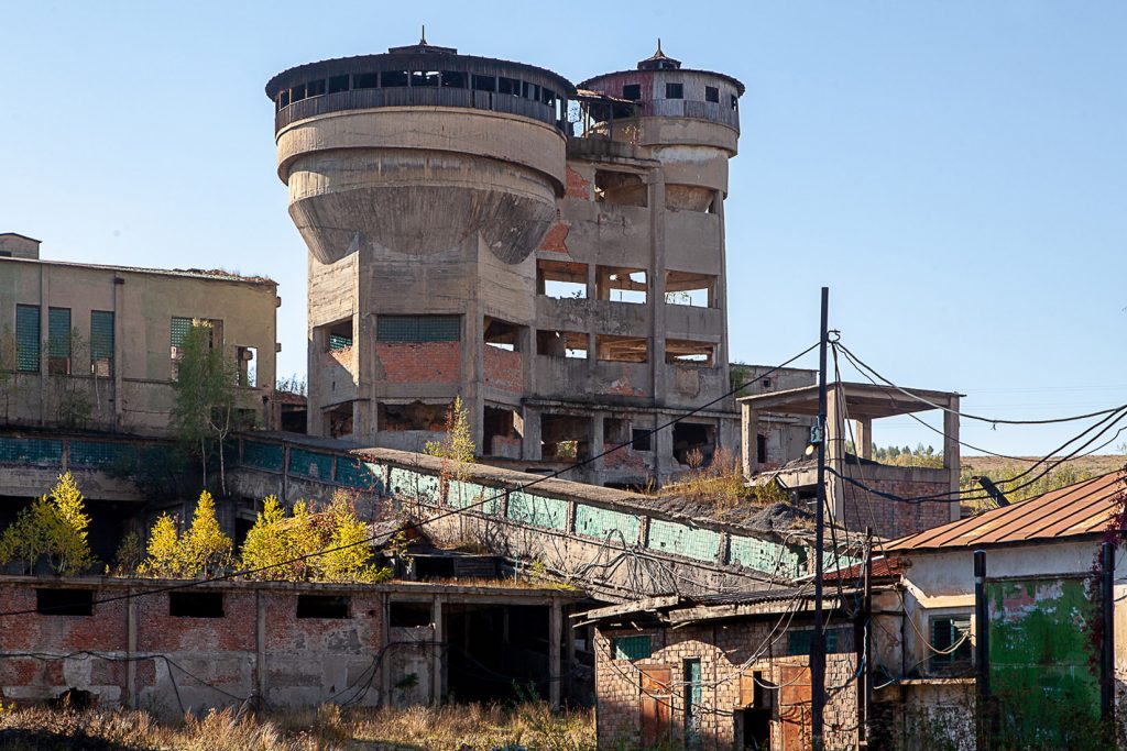 Antiguas instalaciones de la Mina Petrila. Petrila. Rumanía 2021 ...
